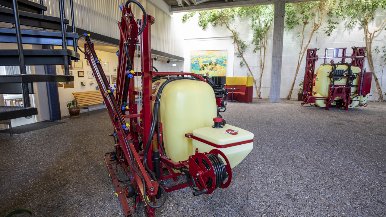 0584_NK600_2 | HARDI RESALE